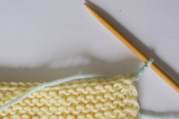 Knitting tutorial: How To Pick Up Stitches - Underground Crafter