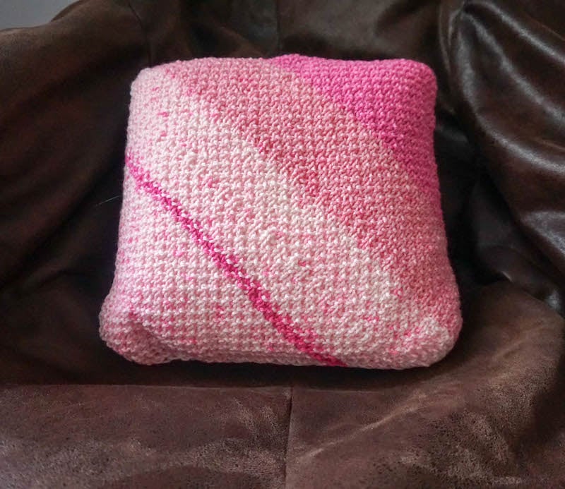 Knit Pillow Pattern: Diagonal Sand Stitch Pillow - Underground Crafter