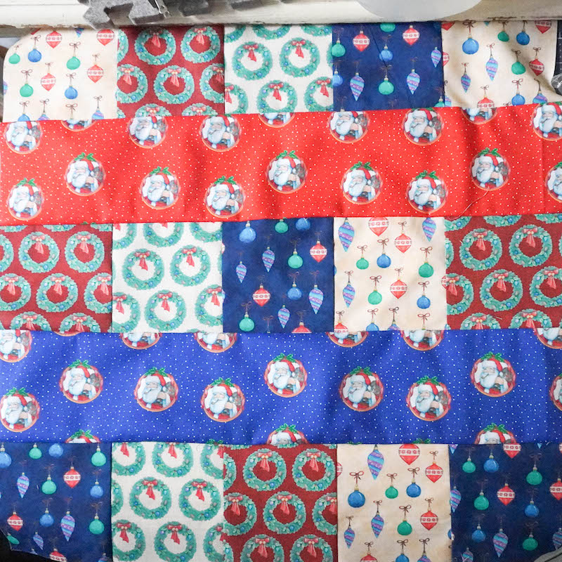 Holiday Pet Quilt - Underground Crafter
