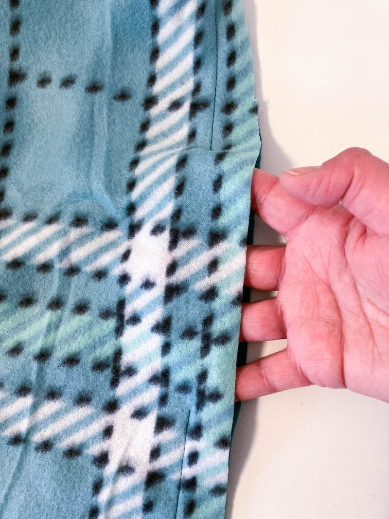 How To Sew a Fleece Blanket - Underground Crafter