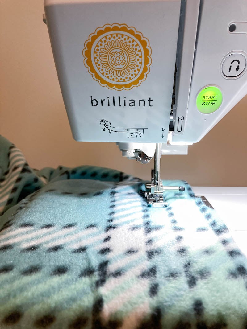 How To Sew a Fleece Blanket - Underground Crafter