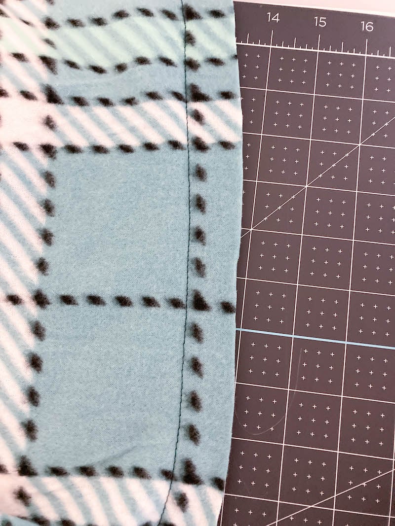 How To Sew a Fleece Blanket - Underground Crafter